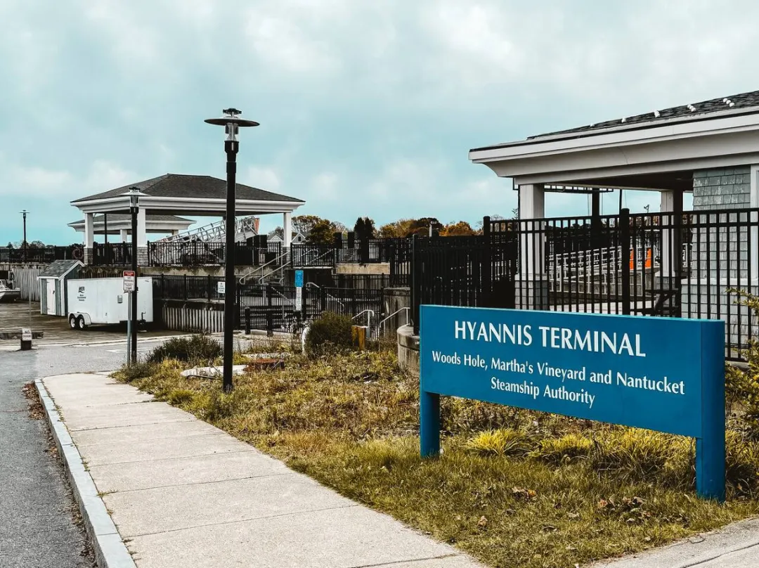 Water Access 5-bed 2-bath Retreat - Cape Cod