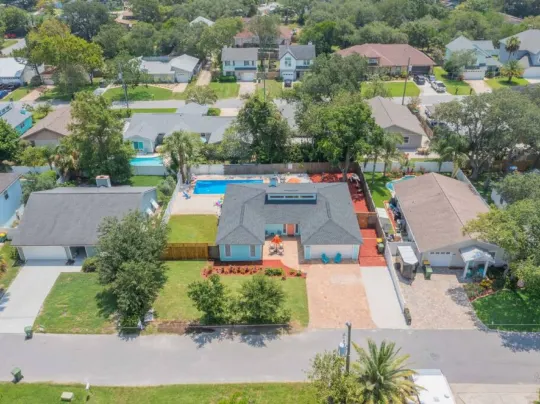 Heated Saltwater Pool And Tranquil Neighborhood - Stunning Retreat - Atlantic Beach, FL