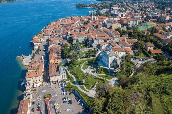 阿罗纳现代公寓(Modern Apartment in Arona - Happy Rentals)预订价格,联系电话位置地址【携程酒店】