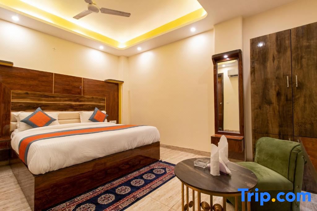 Hotel Era Mahipalpur Book / Directions - NAVITIME Transit