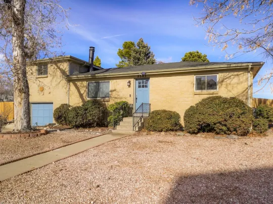 Modern Amenities And Relaxing Patio - Inviting Spacious Retreat - Westminster, CO