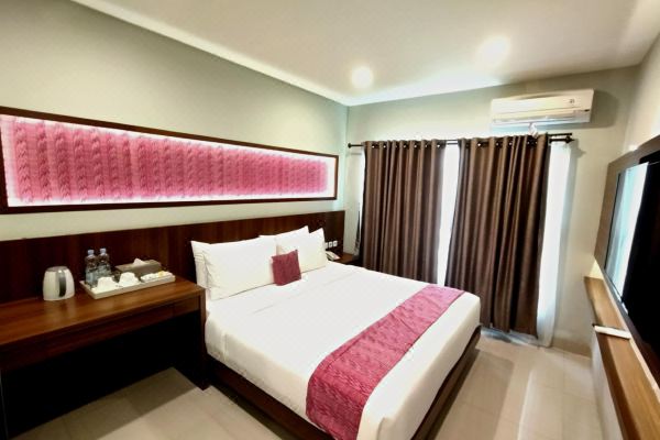 三人8河滨度假村(Triple 8 the Riverside Resort)预订价格,联系电话位置地址【携程酒店】