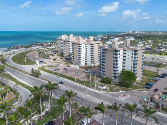 Breathtaking Bay Views And Beach Access - Stunning Coastal Haven - Bonita Springs, FL