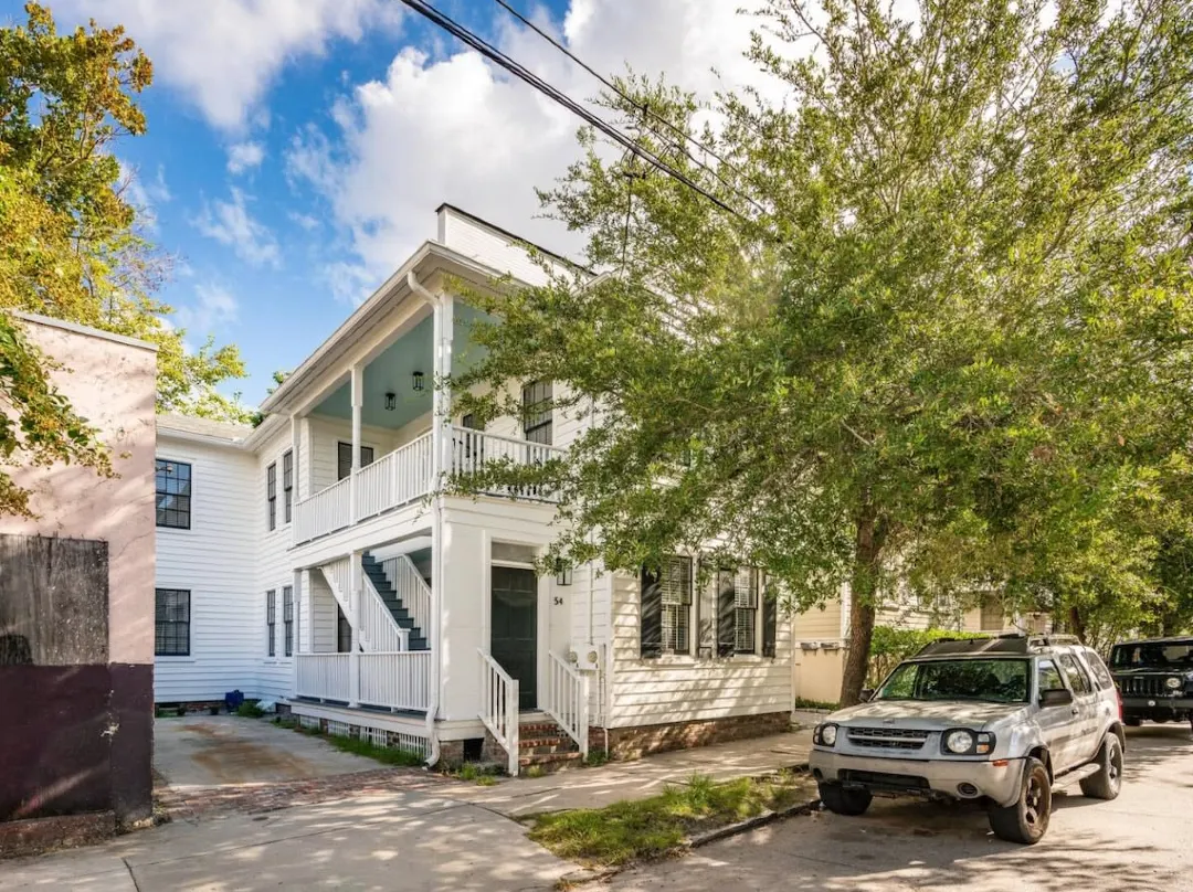 High-end Finishes And Open Concept Living - Gorgeous Charming Duplex - Folly Beach
