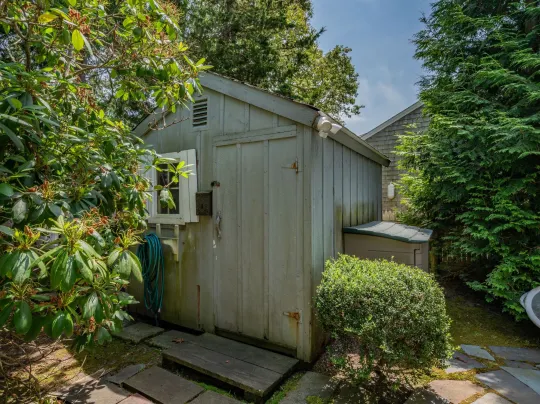 Spacious Yard And Just Steps To Beach - Charming Coastal Haven - Harwich, MA