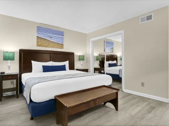 Coastal Escape With Pool Access And Modern Comfort - Charming Retreat - Wrightsville Beach, NC