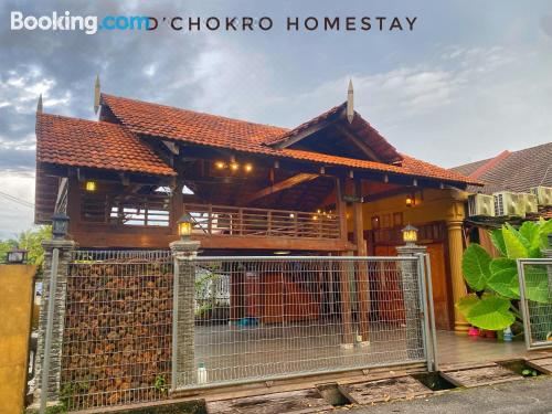 Dchokro Homestay Parit Raja UTHM预订价格,联系电话位置地址【携程酒店】