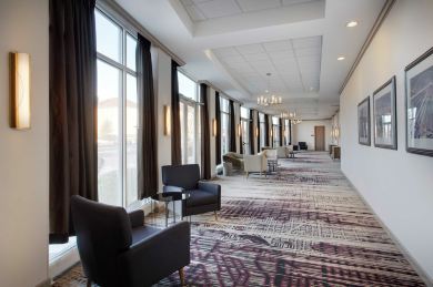 DoubleTree by Hilton Chicago Midway Airport in Chicago | 2024 Updated ...