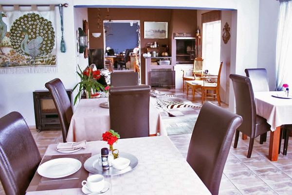 Room in BB - Springbok Single Room - Amarachi Bed Breakfast预订价格,联系电话位置 ...