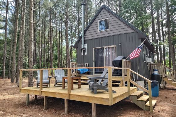 Awesome private off grid cabin with creek view.预订价格,联系电话位置地址【携程酒店】