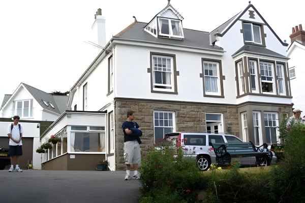 博萨兰酒店(Borthalan Hotel)预订价格,联系电话位置地址【携程酒店】