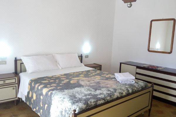 卢西亚诺的家(Casa Luciano Bellaria Centro)预订价格,联系电话位置地址【携程酒店】