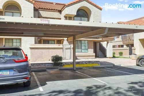 The Cool Cactus Condo with Pool and Jacuzzi预订价格,联系电话位置地址【携程酒店】