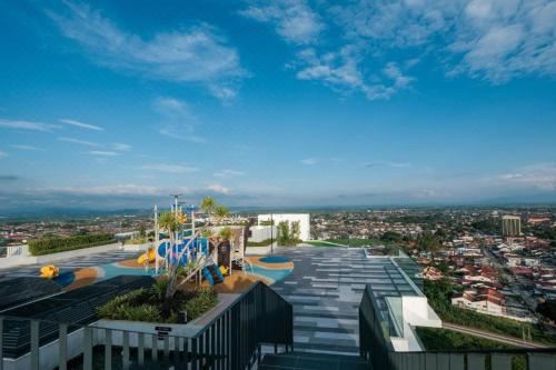 Comfy Stay Near Aman Central with Infinity Pool G Residence预订价格,联系电话位置 ...