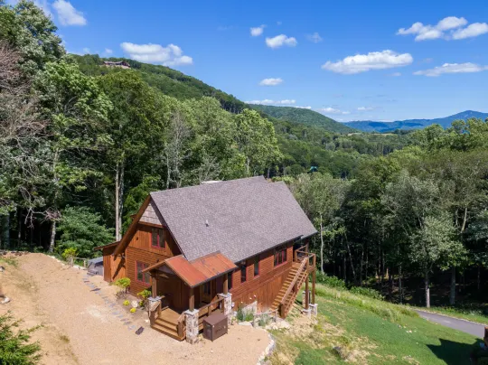 Mountain Views And Hot Tub - Luxurious Mountain Retreat - Beech Mountain, NC