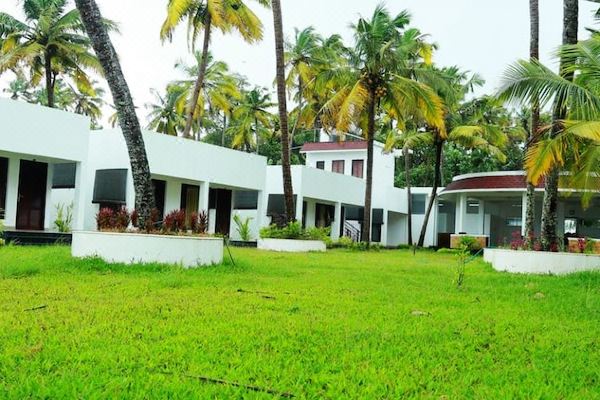 特里凡得琅真实蔚蓝海滩度假村(True Blue Beach Resort,Trivandrum)预订价格,联系电话位置地址【携程酒店】