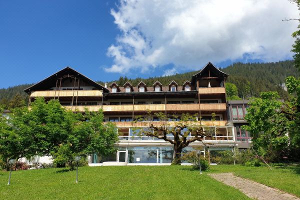 贝阿滕贝格公园酒店(Parkhotel Beatenberg)预订价格,联系电话位置地址【携程酒店】