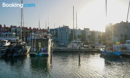 La Maison Bateau Sotogrande预订价格,联系电话位置地址【携程酒店】