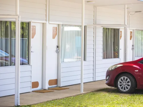 Nightcap At Marine Hotel Cardwell - Cardwell