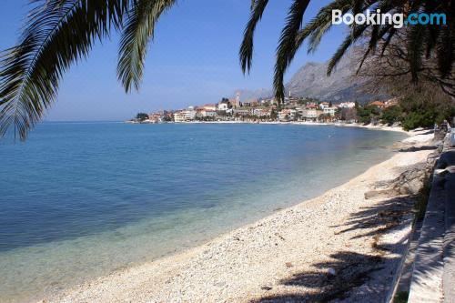 Apartments with a Parking Space Gradac, Makarska - 13196预订价格,联系电话位置地址【携程酒店】