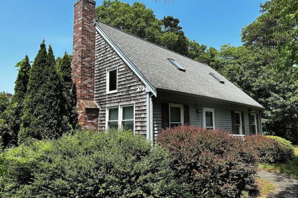 Charming Cape Cod summer house conveniently located with plenty to ...