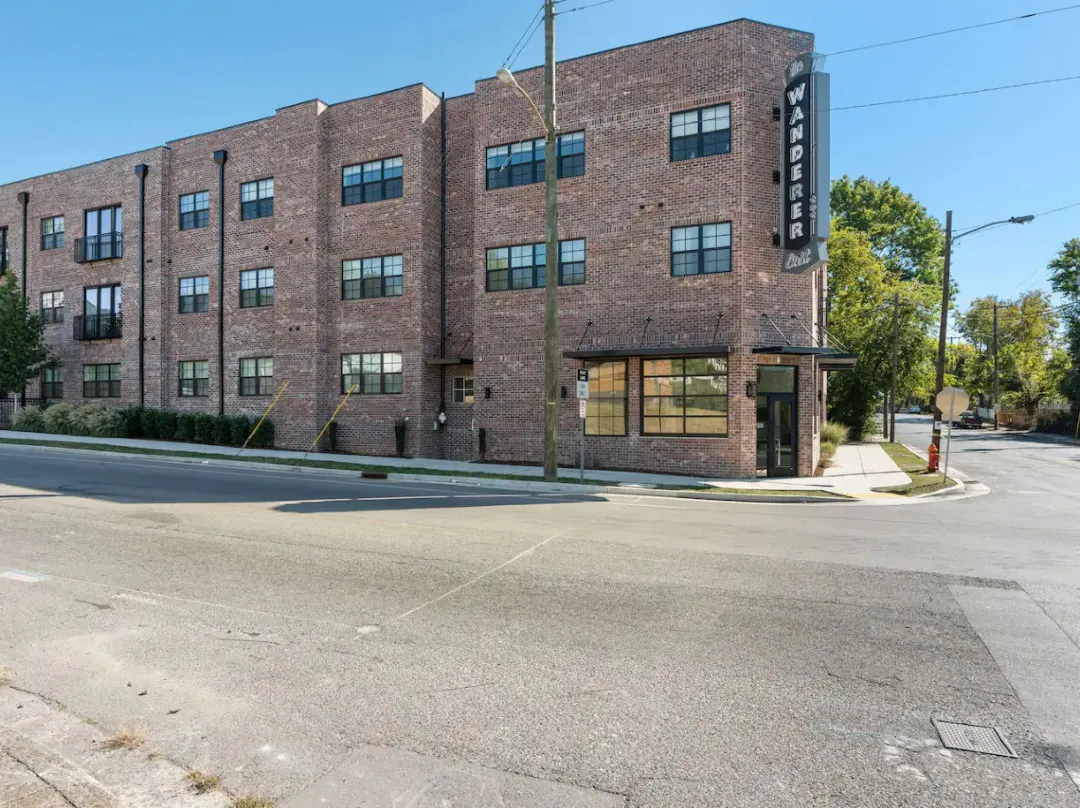 Spacious Retreat - Elegant Decor, High-speed Wifi - Nashville