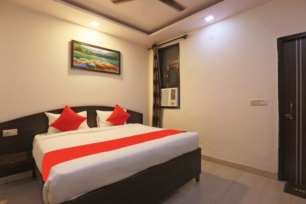 OYO 45772 Silver Residency预订价格,联系电话位置地址【携程酒店】