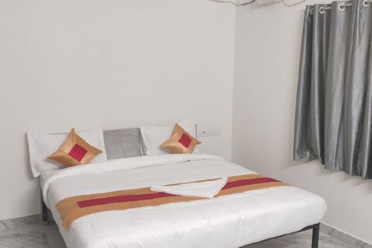 The Posh Palace预订价格,联系电话位置地址【携程酒店】