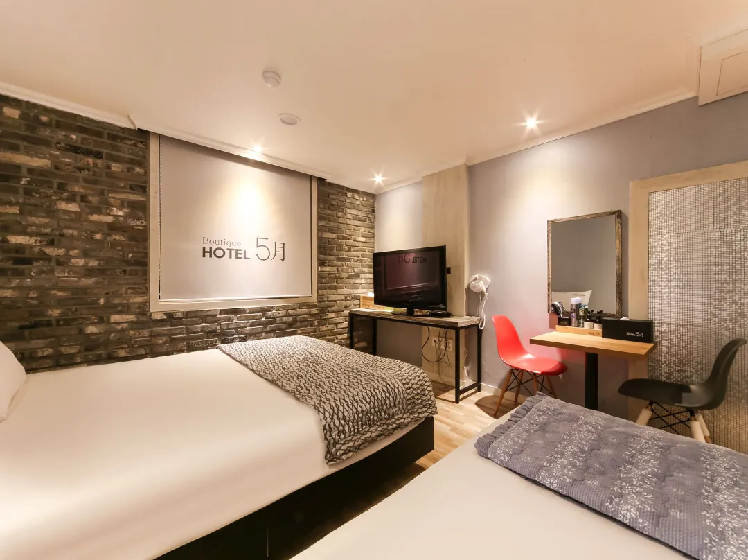 Gumi Hyeonggokdong 5wol Hotel - 합천군