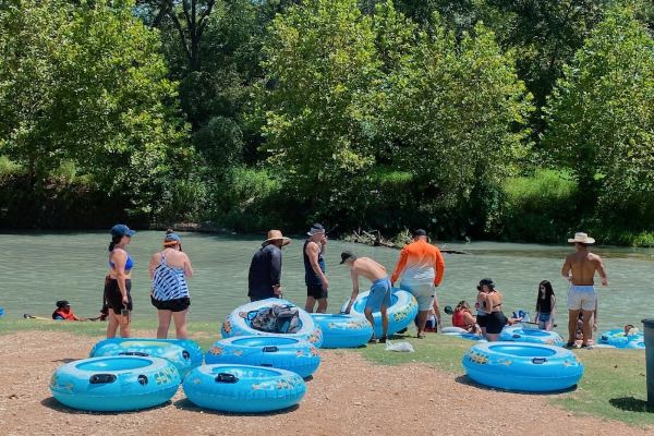 4 Blue River Camp - Glamping Cabin预订价格,联系电话位置地址【携程酒店】