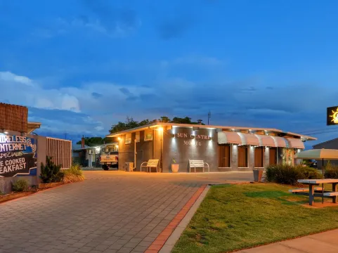 Sun Centre Motel - Swan Hill