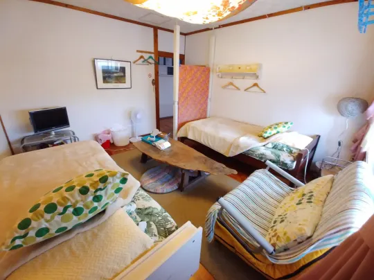 Guest House Akamichi Naoya - Okinawa, Japan