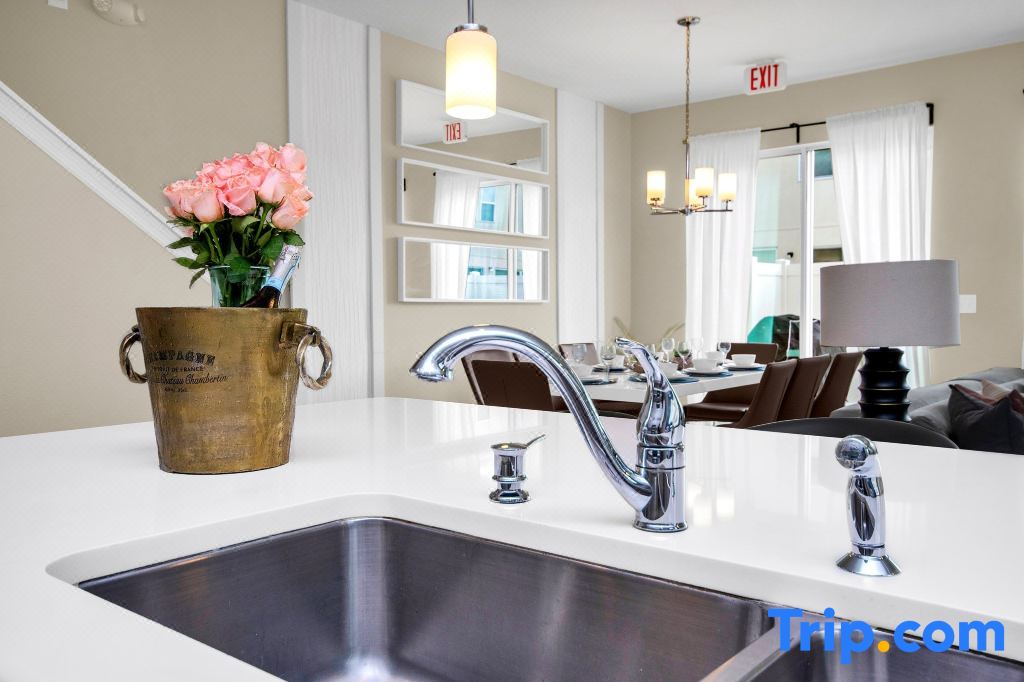 Comfy House at Compass Bay CB102 Book / Directions - NAVITIME Transit