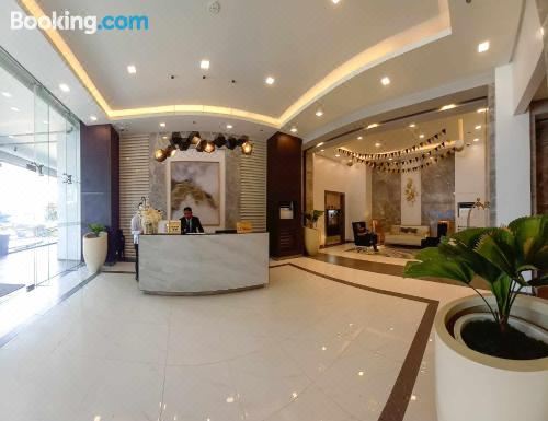 1Br with Extra Room at One Regis- Megaworld预订价格,联系电话位置地址【携程酒店】