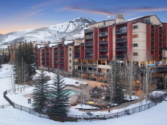 Private Balcony And Cozy Gas Fireplace - Rustic Elegant Haven - Vail, CO