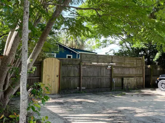 Spacious Eat-in Kitchen And Convenience Amenities - Charming Historic Retreat - St. Augustine, FL