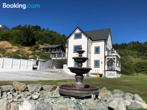 The Castle Inn of The Lost Coast预订价格,联系电话位置地址【携程酒店】