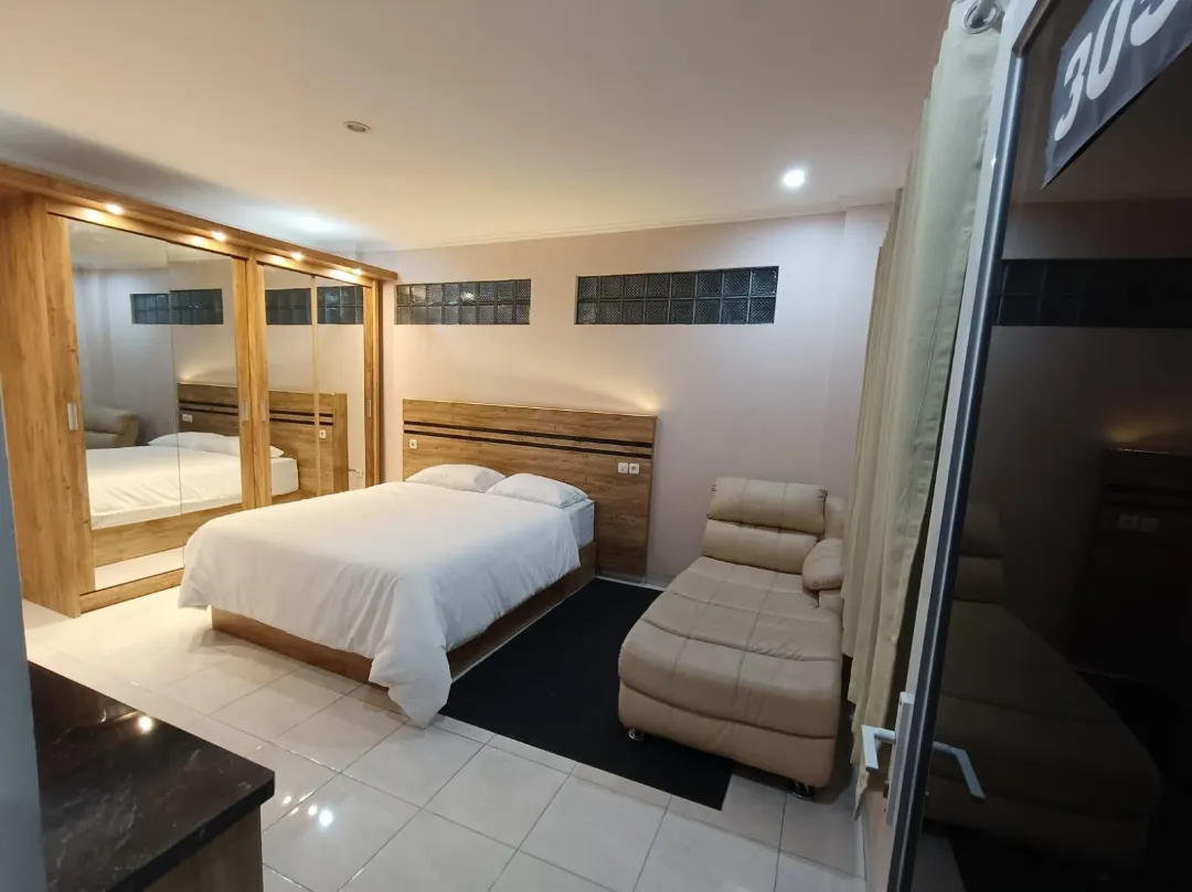 Karana Guest House Syariah Bandung & Luang Cafe - Bandung
