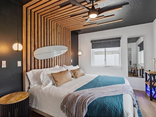 Heated Pool And Putting Green - Luxurious Family Oasis - Sarasota, FL