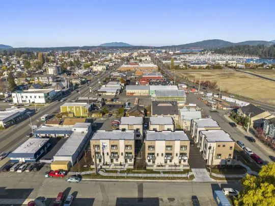 Prime Location Near Ocean And Downtown - Gorgeous Coastal Retreat - La Conner, WA