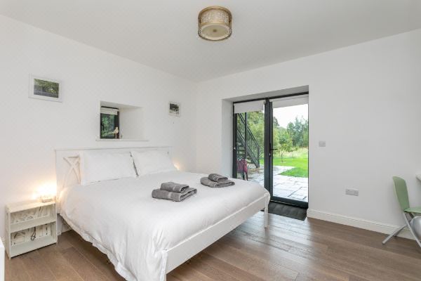 Riverbank Cottage预订价格,联系电话位置地址【携程酒店】