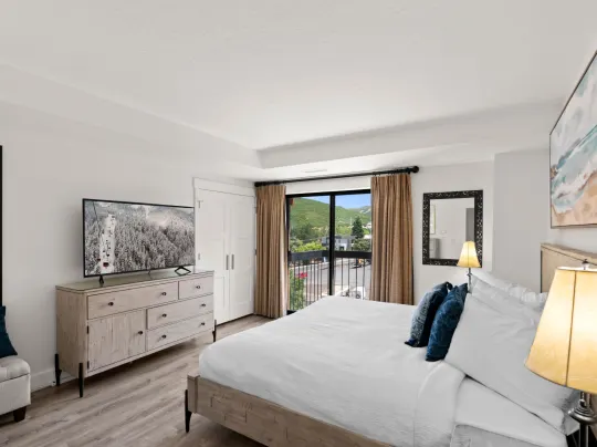 Private Balconies, Pool, Hot Tub, Sauna - Charming Alpine Retreat - Park City, UT