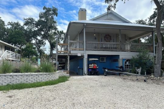 Beautiful Waterfront Home on Deepwater Canal. Easy Access to the Gulf ...