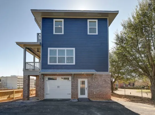 Columbia Skyline Views And Fast Wifi - Stunning Urban Retreat - Columbia, SC