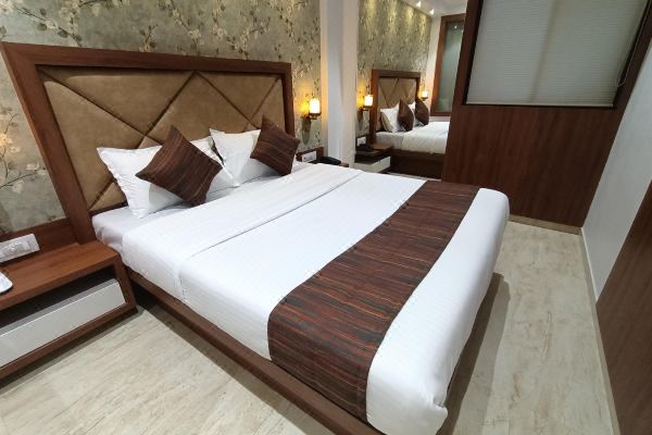 Hotel Saffron Inn Thane West预订价格,联系电话位置地址【携程酒店】