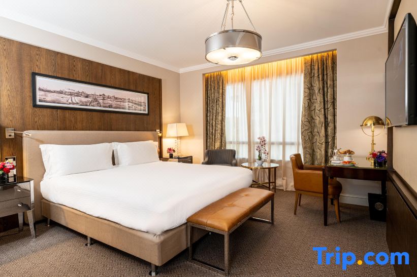 Alvear Icon Hotel Book / Directions - NAVITIME Transit
