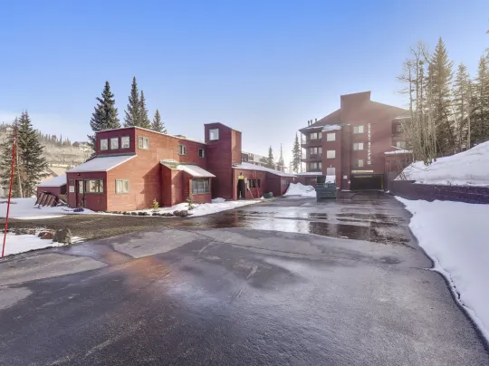 Game Room And Jacuzzi On-site - Charming Haven - Brian Head, UT