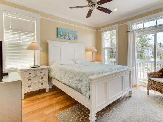 Oceanfront Retreat With Shared Saltwater Pool - Stunning Coastal Oasis - Kure Beach, NC