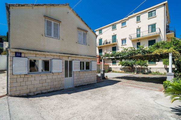 Apartments Fortinia Dubrovnik- Free Parking预订价格,联系电话位置地址【携程酒店】