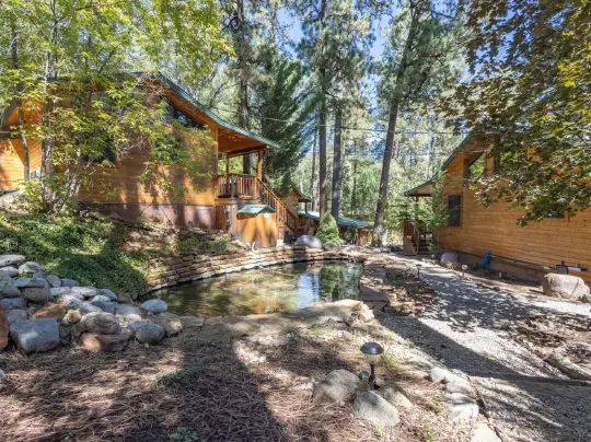 Creek-side Love Nest | King Bed + Fireplace - Ruidoso, NM